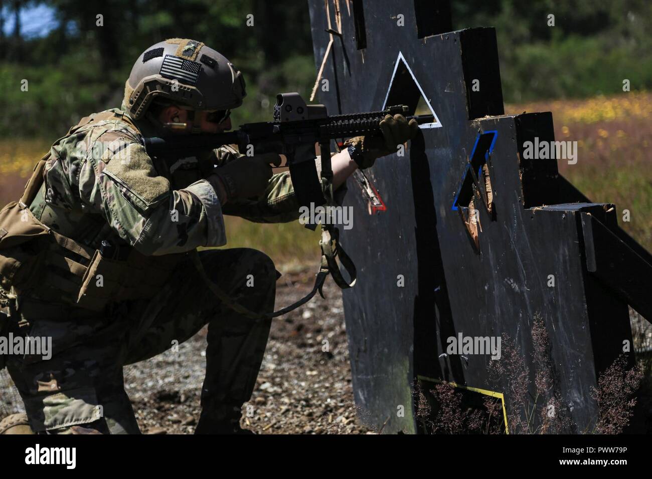 A Soldier from 3rd Battalion, 1st Special Forces Group (Airborne ...