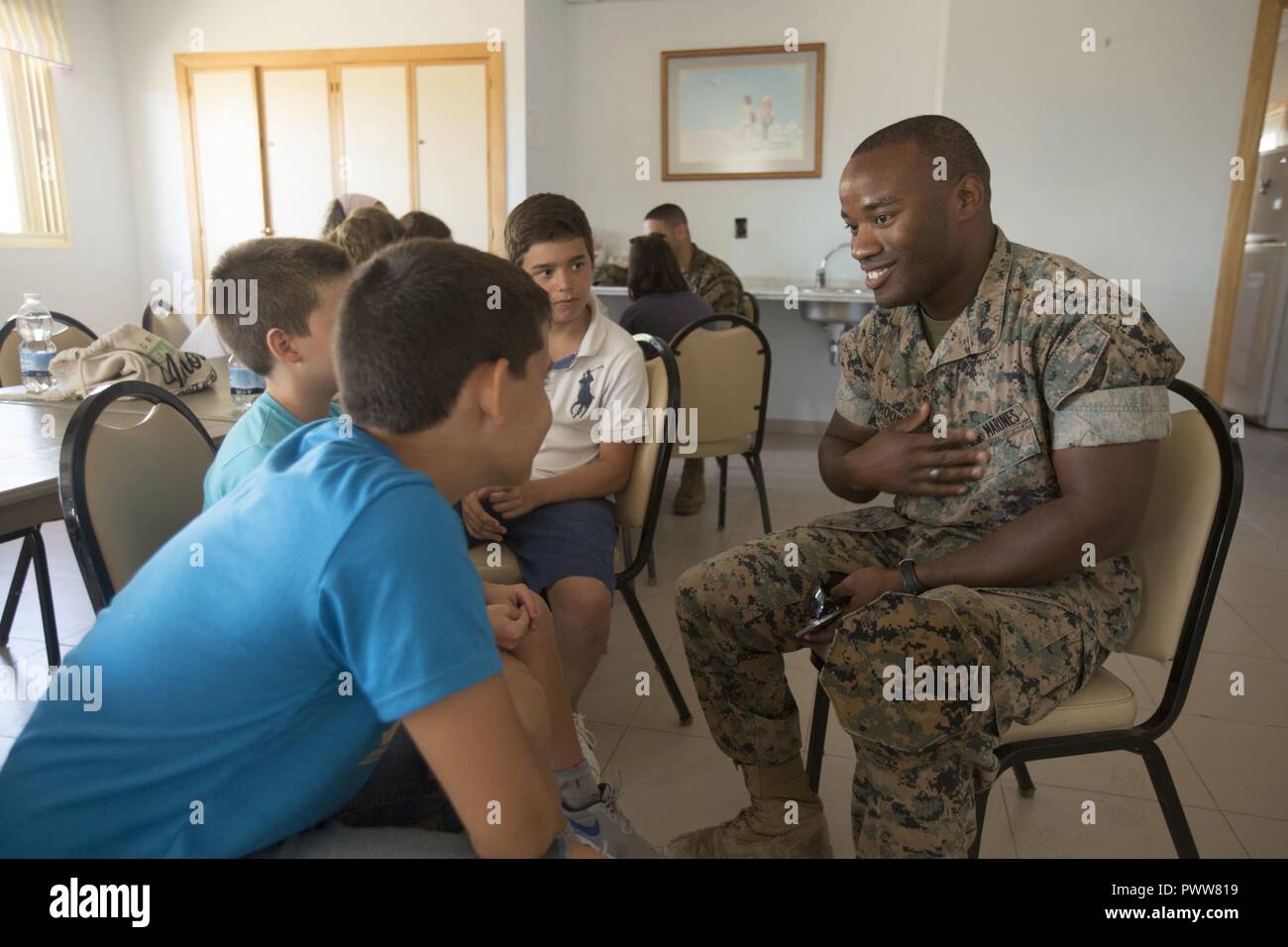 Us air force sergeant introduces hi-res stock photography and images ...