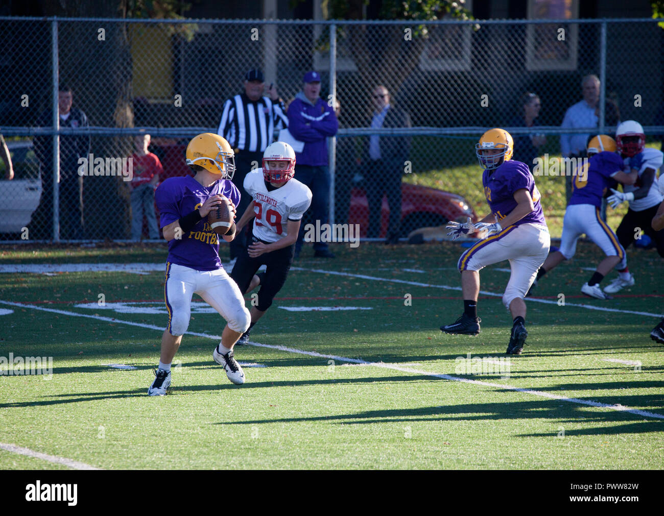 Passing ball hi-res stock photography and images - Alamy