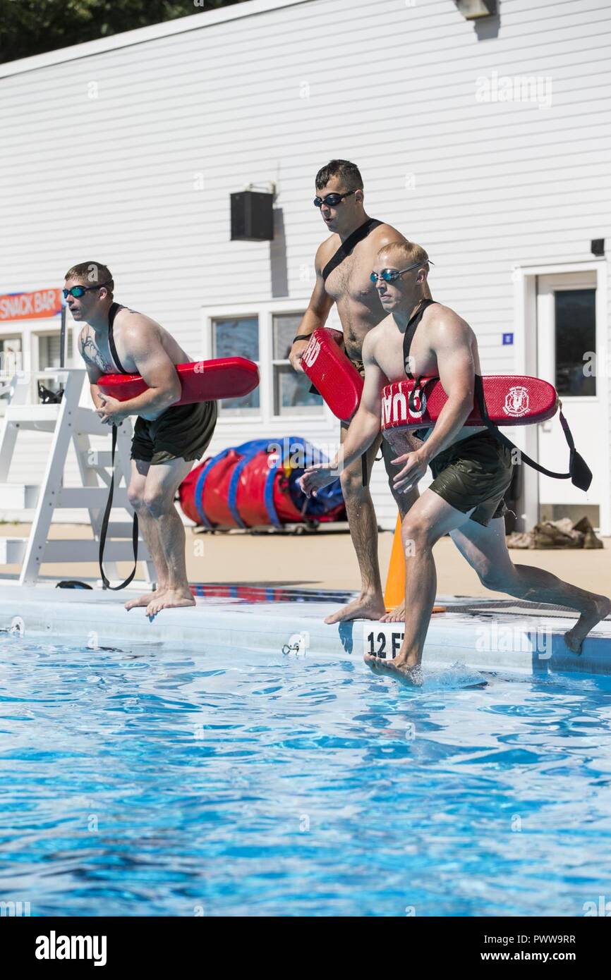 Survival swim qual hi-res stock photography and images - Alamy