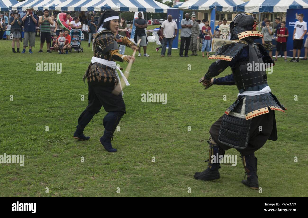 Samurai performers hi-res stock photography and images - Alamy