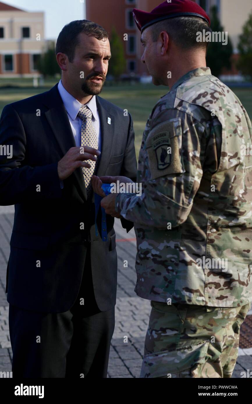 Colonel Gregory Anderson, 173rd Airborne Brigade Commander, and Medal ...
