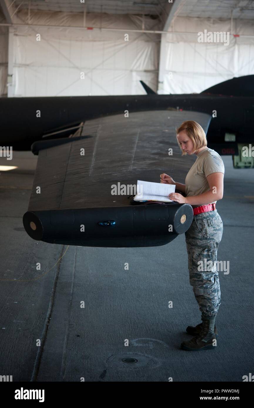 Aircraft forms hi-res stock photography and images - Alamy