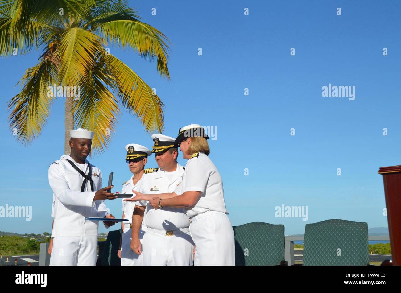 U s naval hospita guantanamo bay hi-res stock photography and images ...