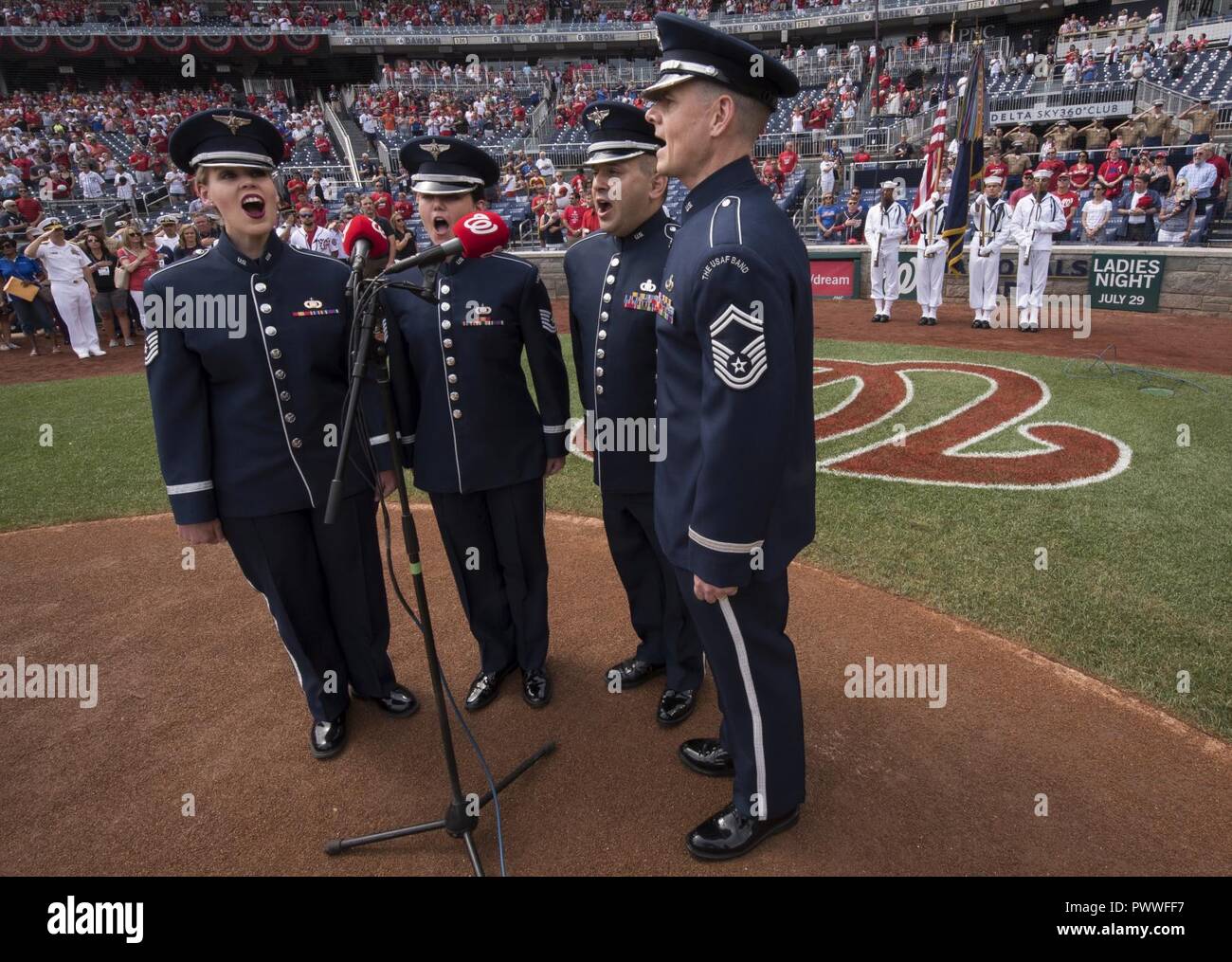 Usaf band singing sergeants hi-res stock photography and images - Alamy