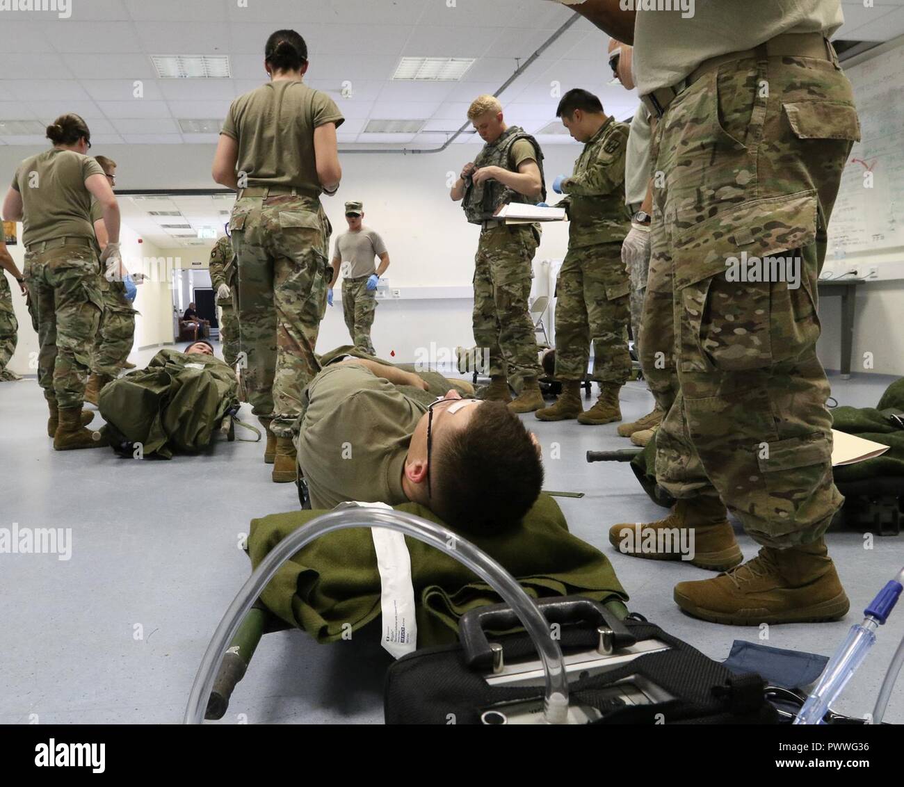 Medics from the 21st Combat Support Hospital (Task Force Med) out of ...