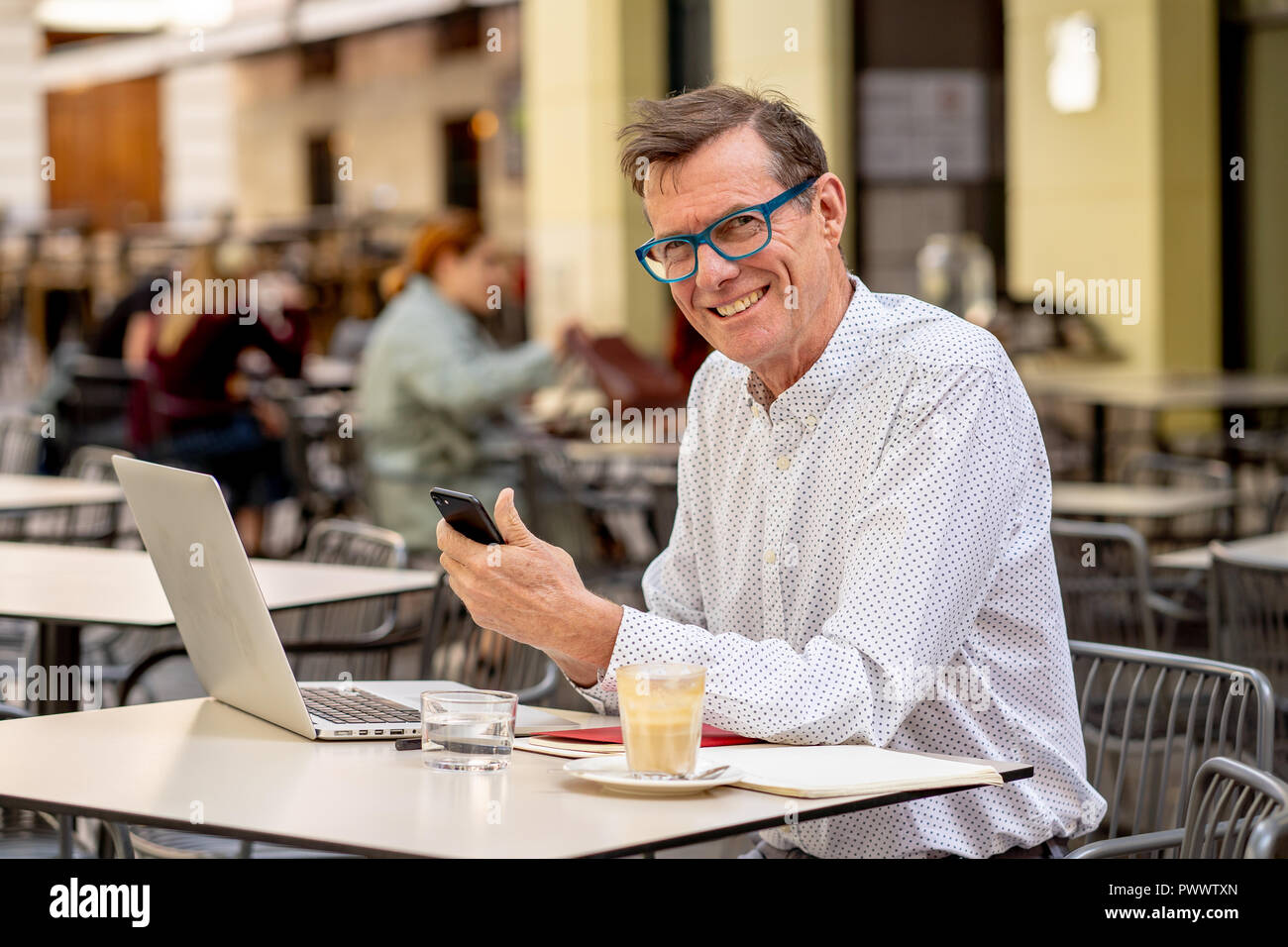 Staying connected hi-res stock photography and images - Alamy