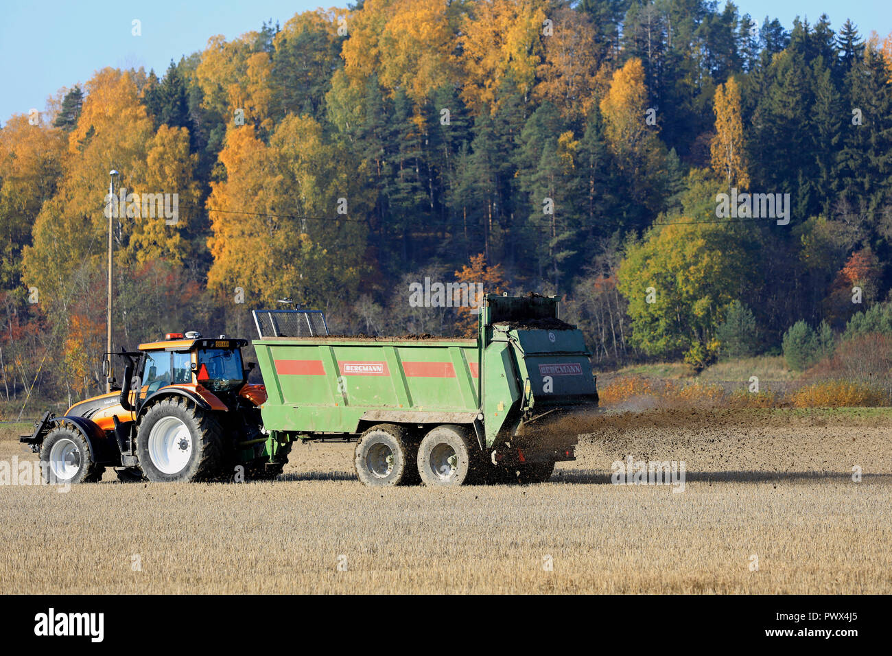 Manure spreader tractor hi-res stock photography and images - Alamy