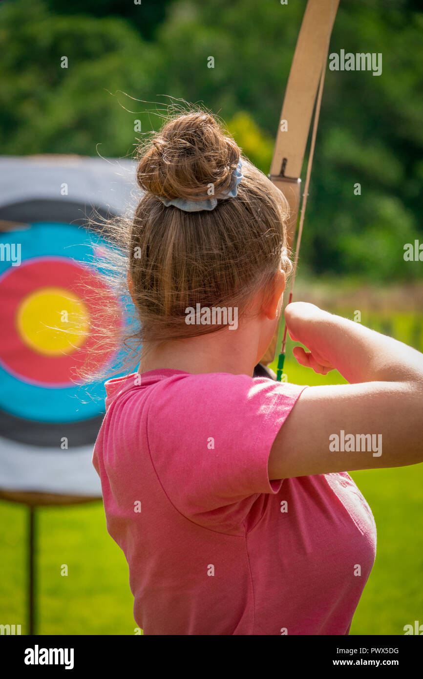 Archery Fast Shooting Girl