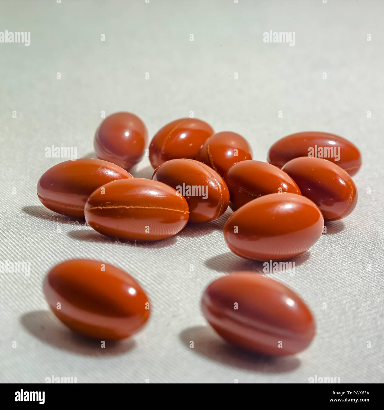 Dark ball chocolates hi-res stock photography and images - Alamy
