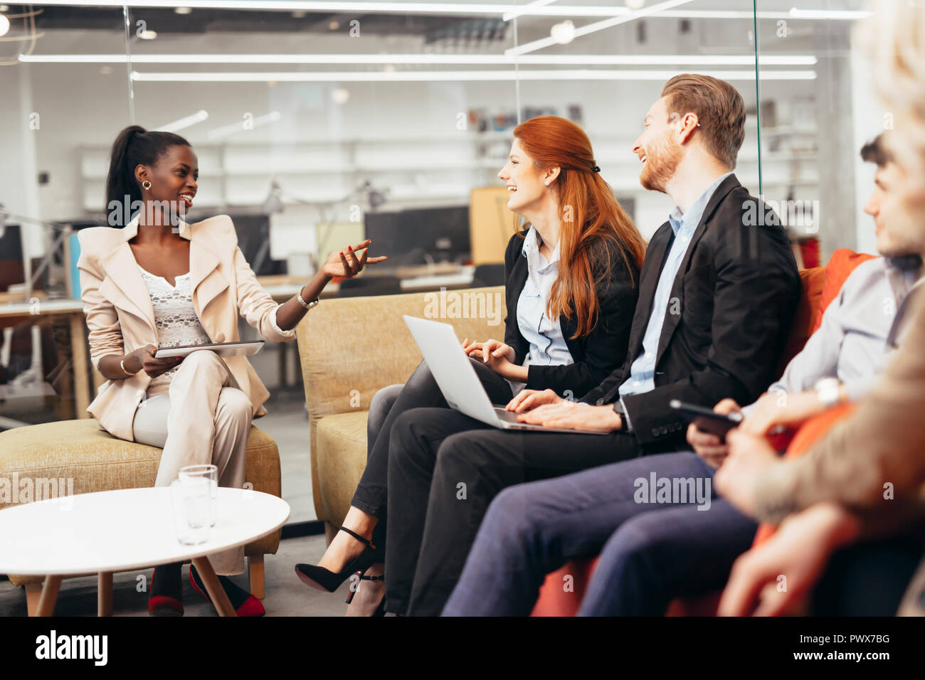 Businesspeople messaging hi-res stock photography and images - Alamy