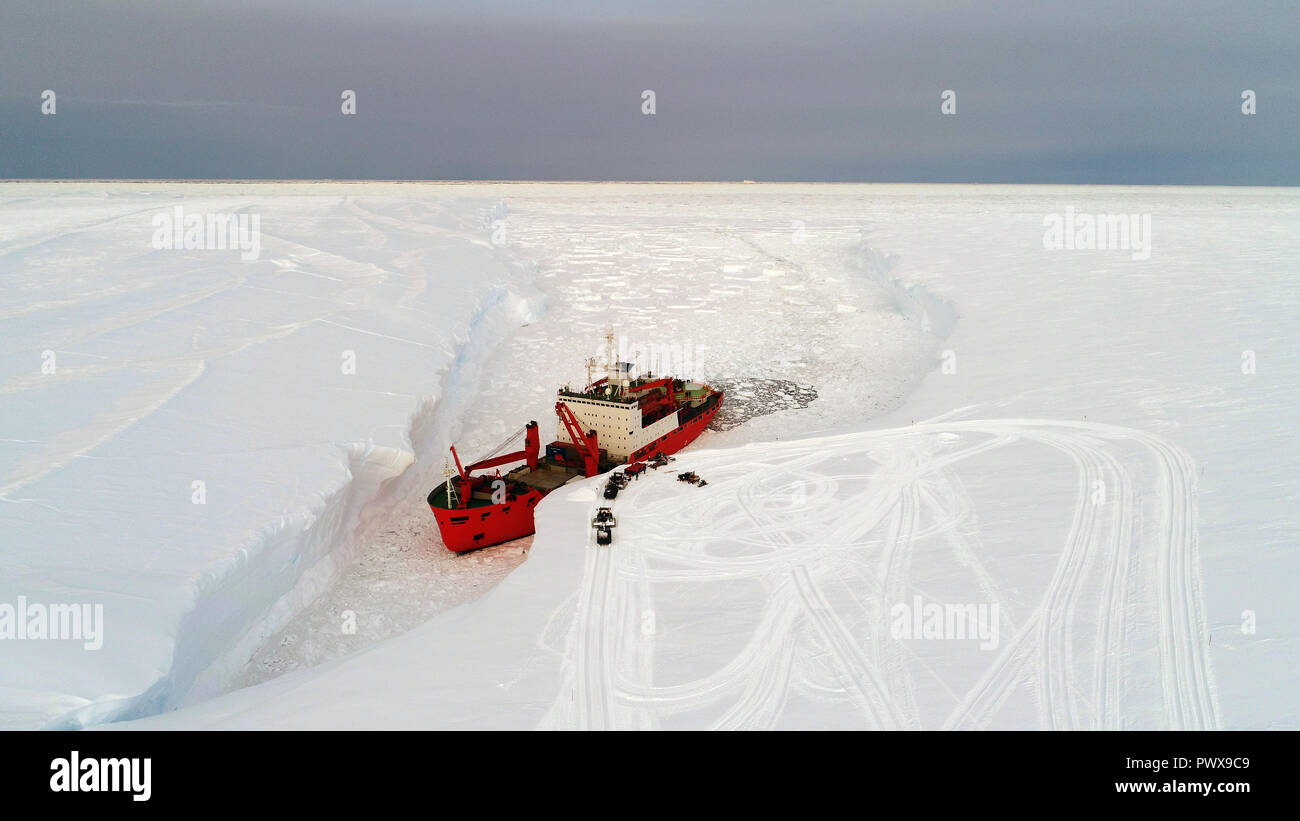 Arctic science station hi-res stock photography and images - Alamy