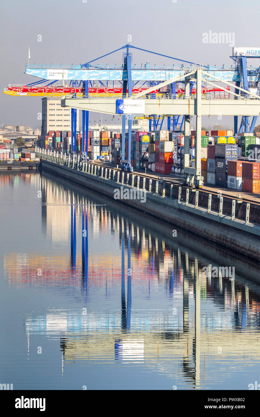 Container terminal in the Rhein-Neckar-Hafen Mannheim, in terms of area ...