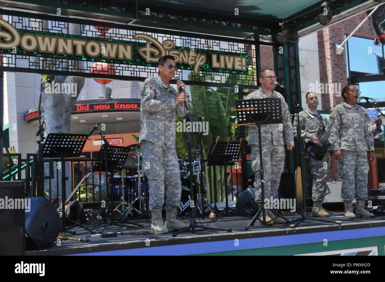 U.S. Army Reserve Soldiers from the 191st Army Band, 300th Army Band ...