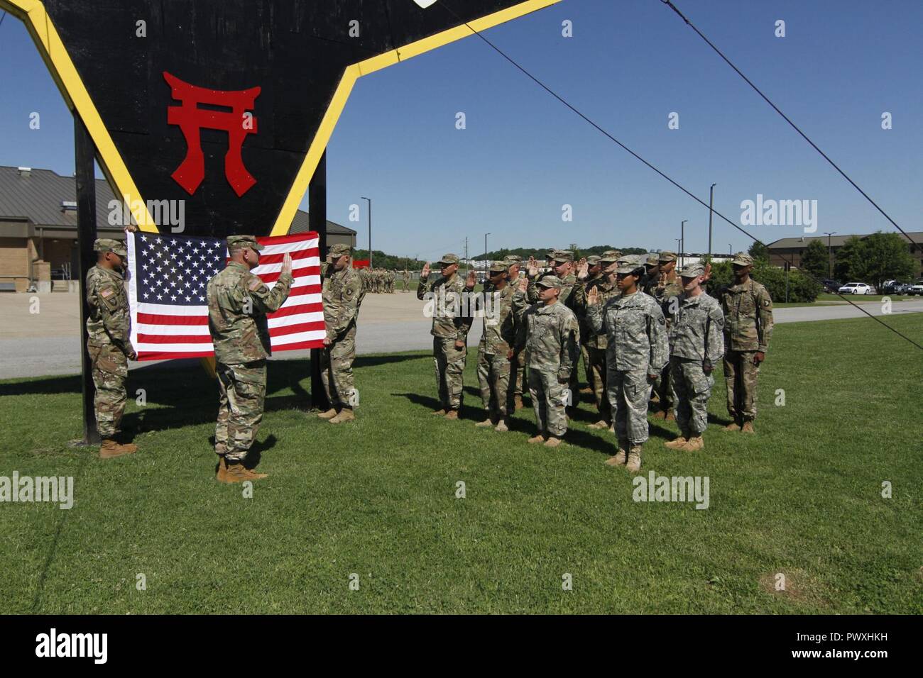 The 101st Airborne Division And Fort Campbell Commander High Resolution ...