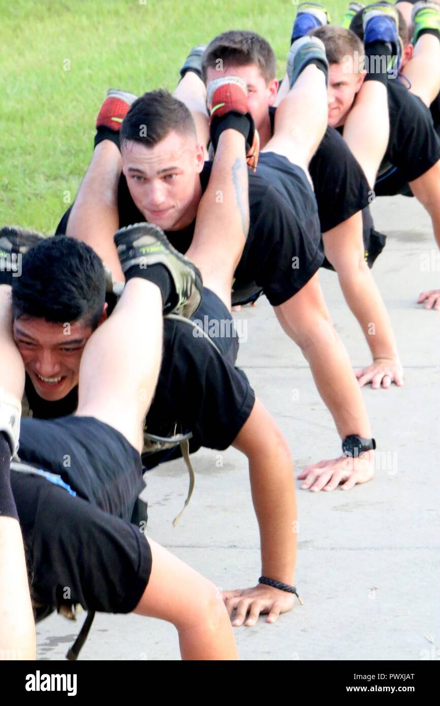 Squad push ups hi-res stock photography and images - Alamy