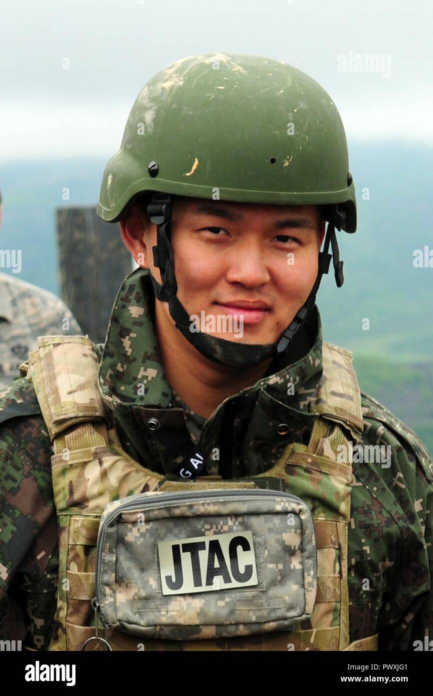 Tactical Air Control Party airmen from the Washington Air National ...