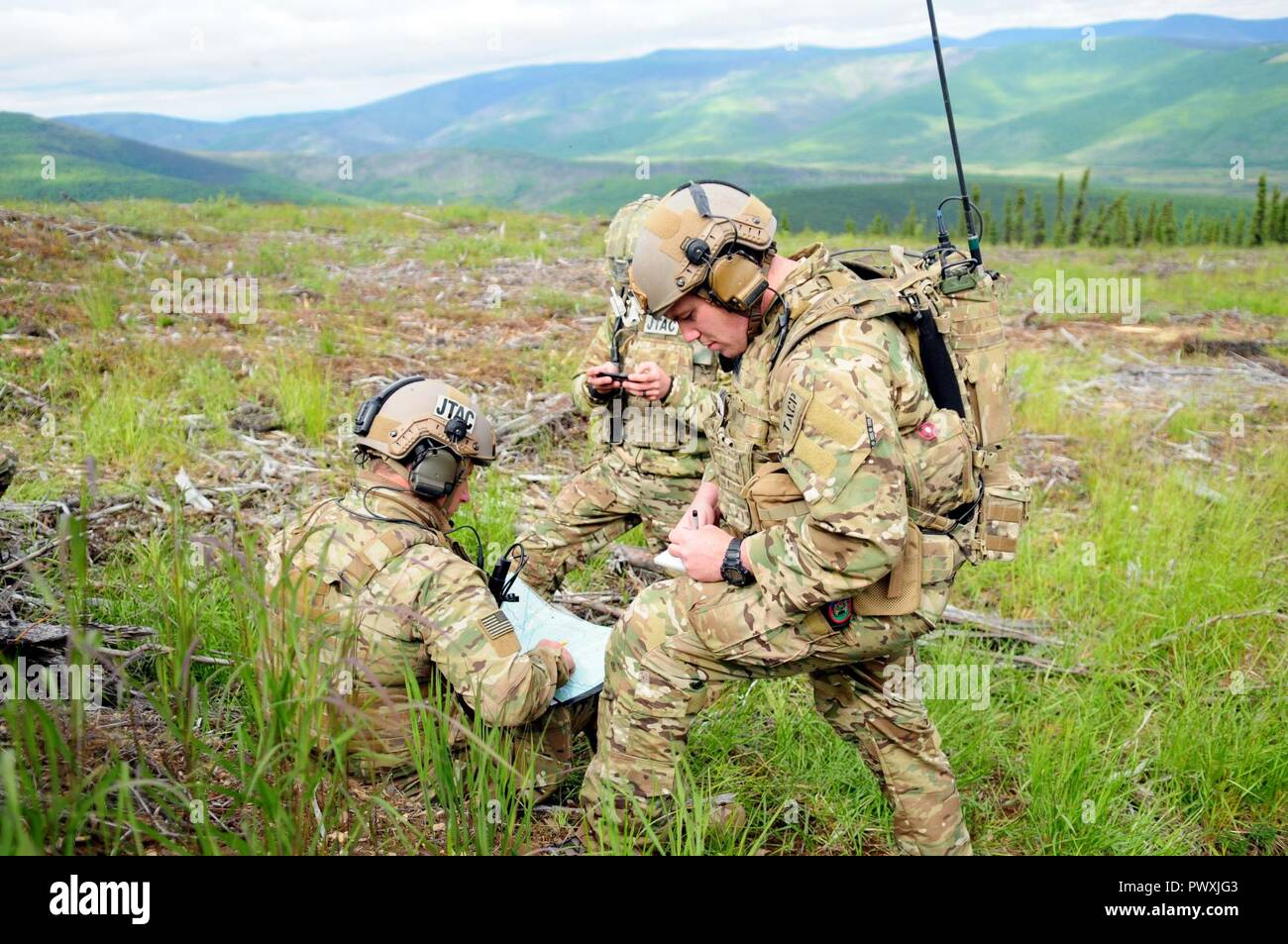 Tactical Air Control Party airmen from the Washington Air National ...