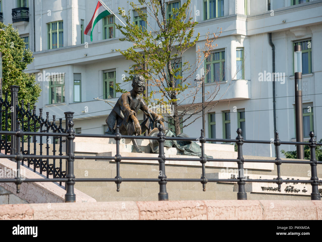 Jozsef attila statue hi-res stock photography and images - Alamy