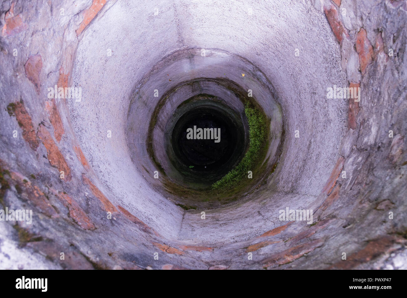 Sump pit hi-res stock photography and images - Alamy