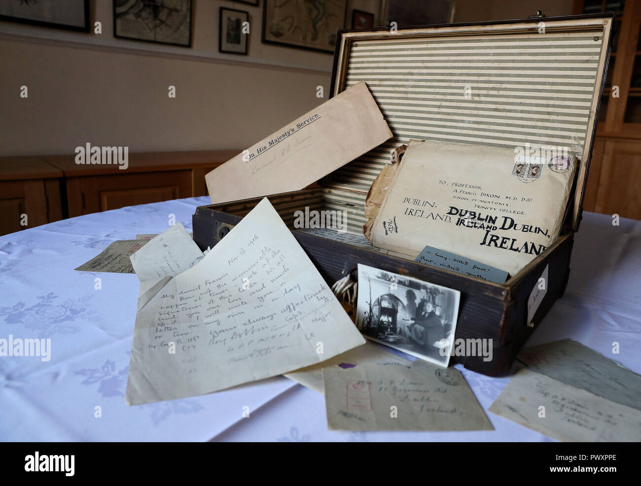 Dixon family dublin hi-res stock photography and images - Alamy