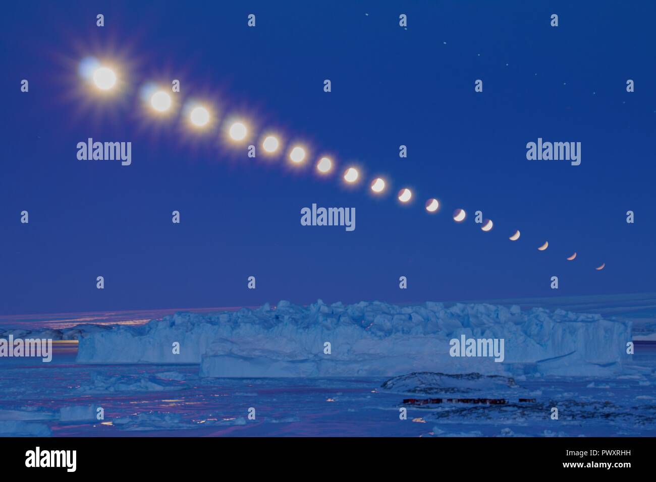 Milky way in antarctica hi-res stock photography and images - Alamy