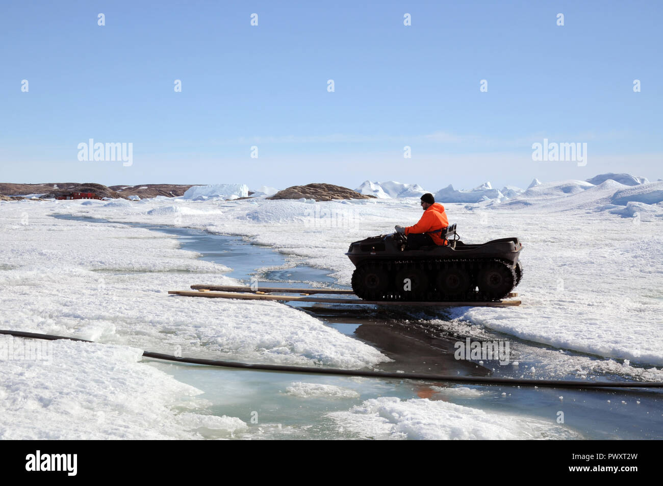 Ship through ice antarctica hi-res stock photography and images - Alamy