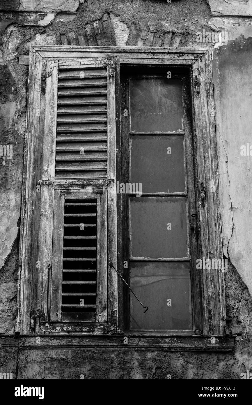 Windows in the City, Urban Exploration, Beauty of the Architectural ...