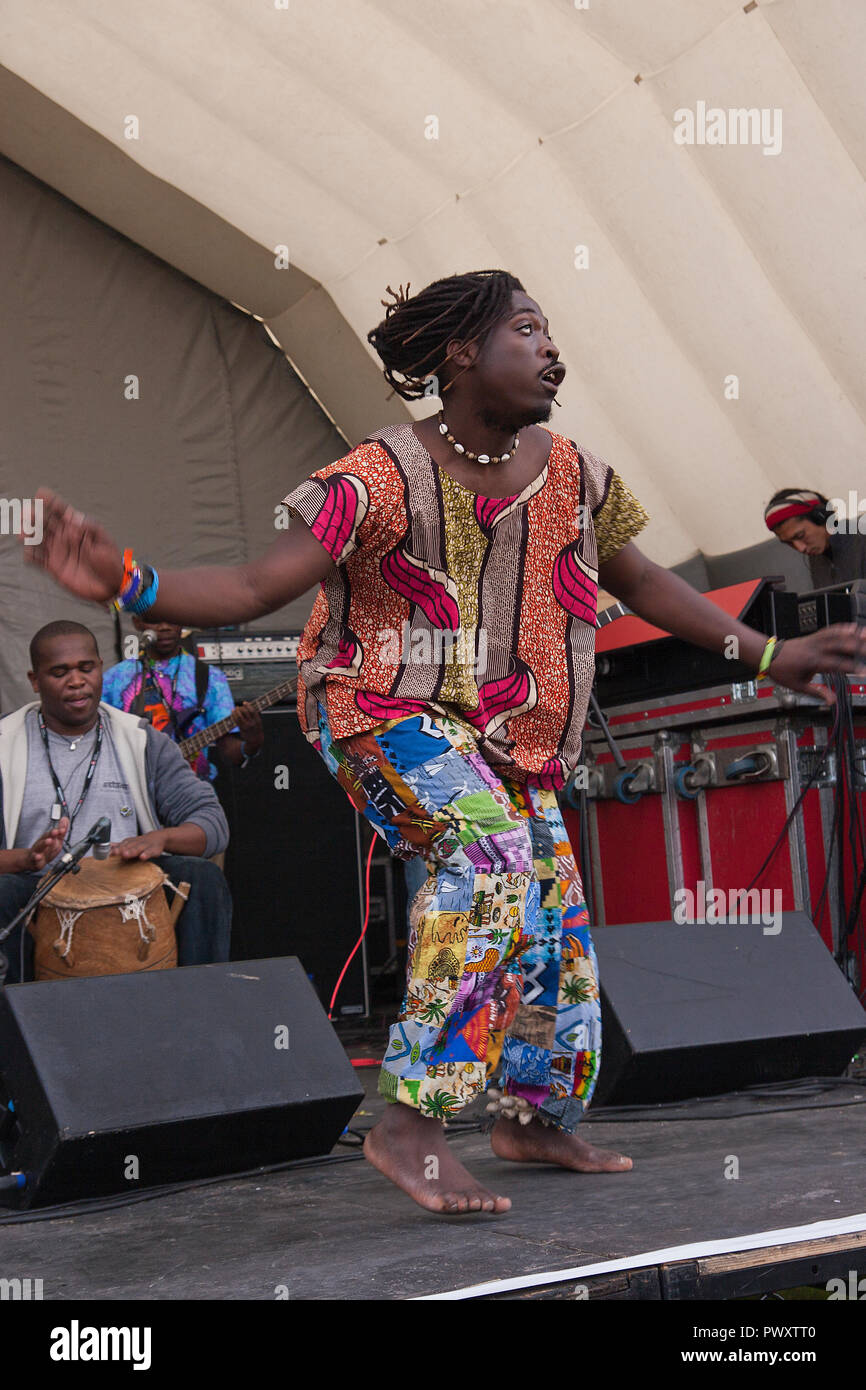 South african dancer stage hi-res stock photography and images - Alamy