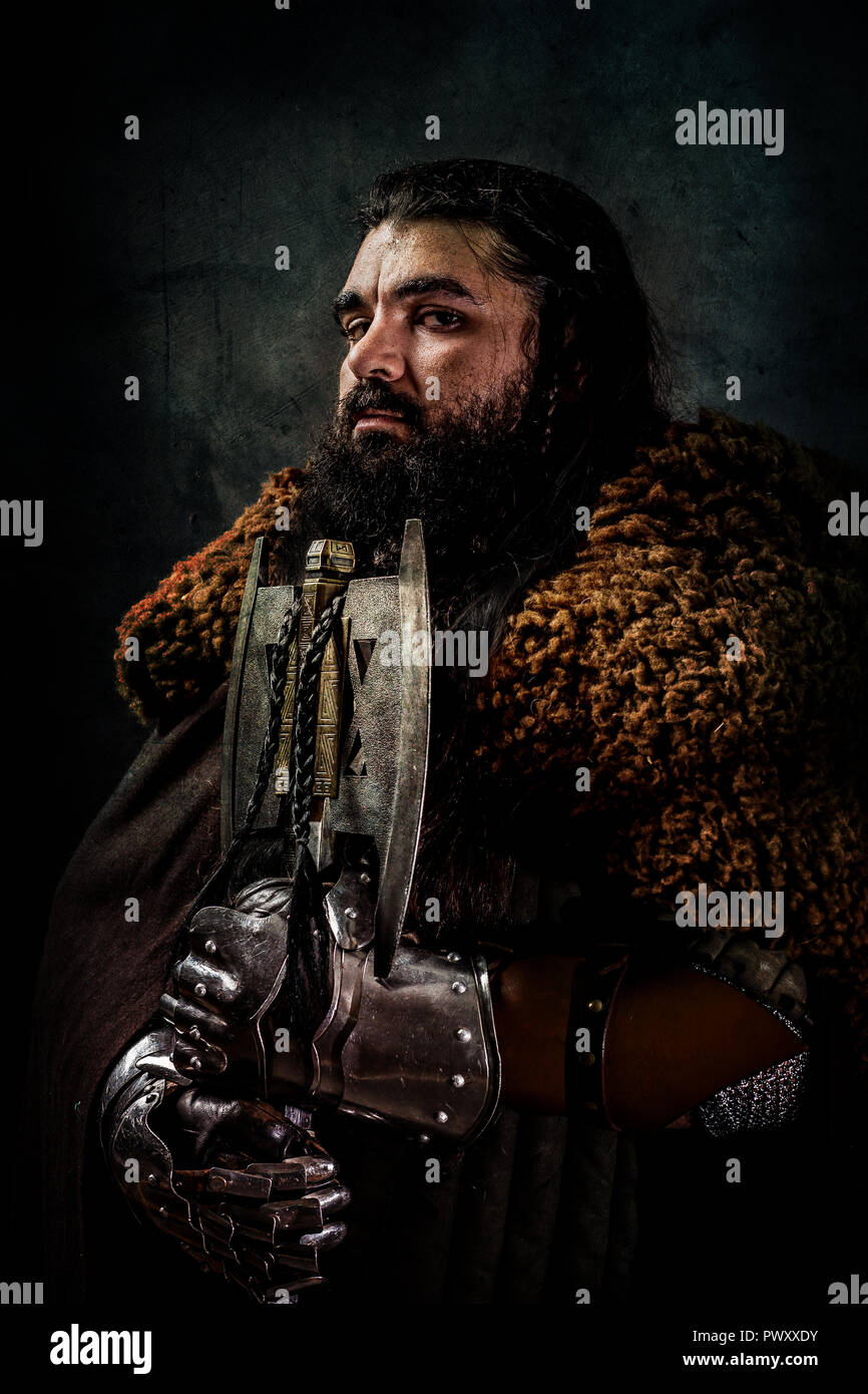 Middle earth dwarf hi-res stock photography and images - Alamy