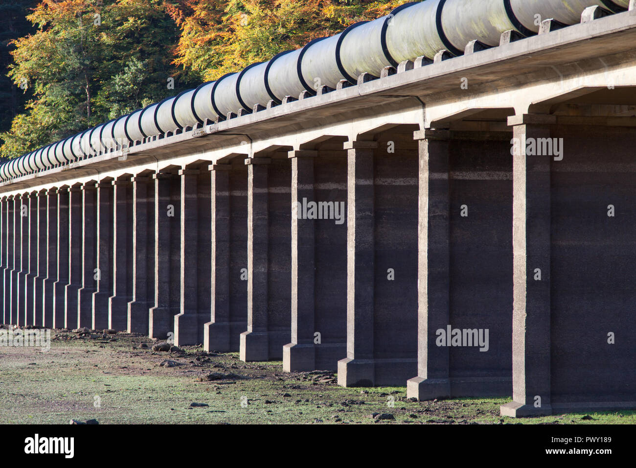 Ladybower reservoir 1940s hi-res stock photography and images - Alamy