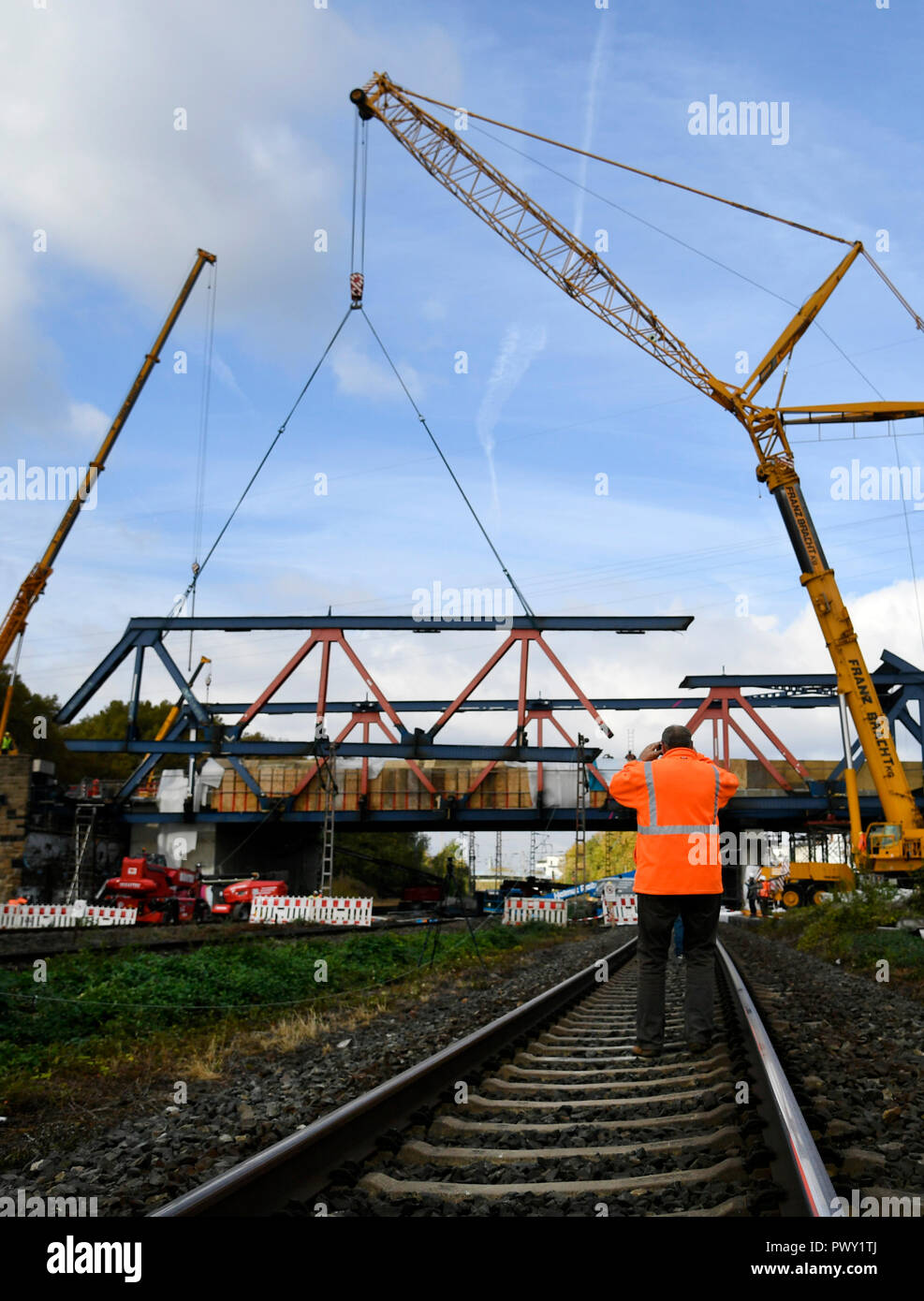 700 ton hi-res stock photography and images - Alamy