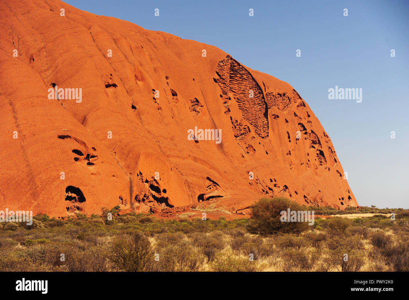 Yulara, Australien. 15th Apr, 2018. Impressive rock formation of the ...