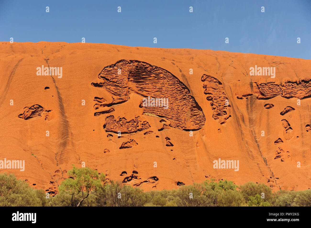 Yulara, Australien. 15th Apr, 2018. Impressive rock formation of the ...