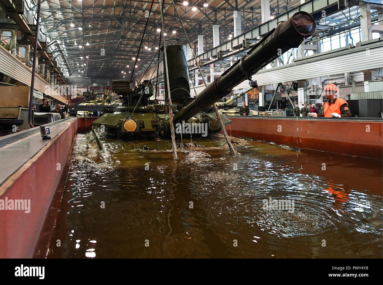 Russia T 90 Tank High Resolution Stock Photography and Images - Alamy