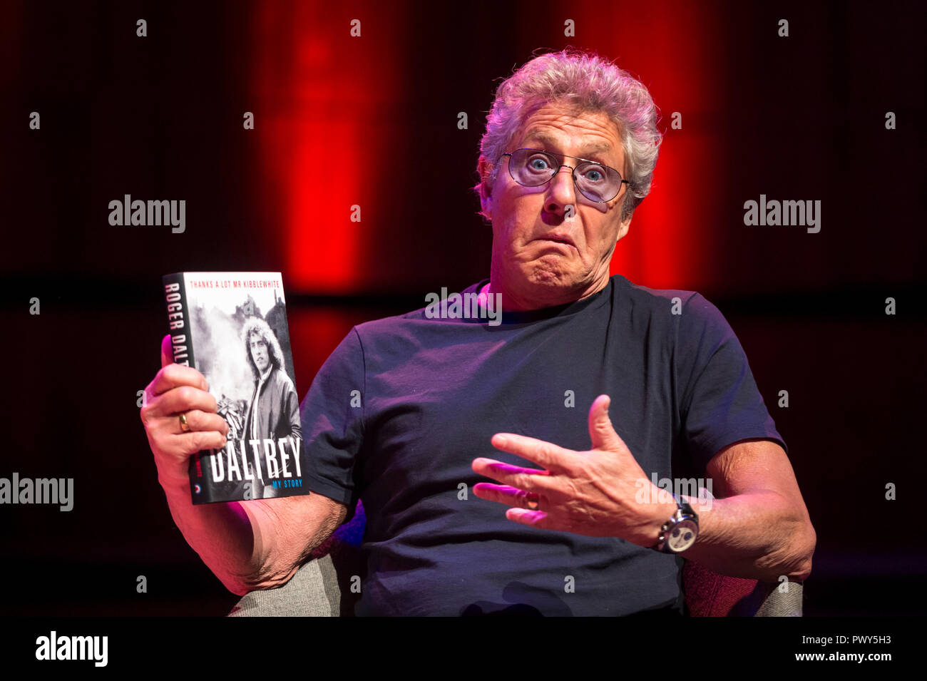 Carol singer book hi-res stock photography and images - Alamy