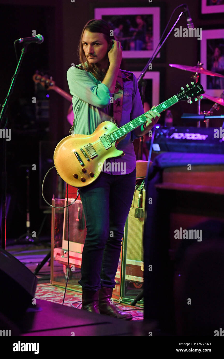 Boca Raton. 17th Oct, 2018. Devon Allman and Duane Betts of The Devon ...
