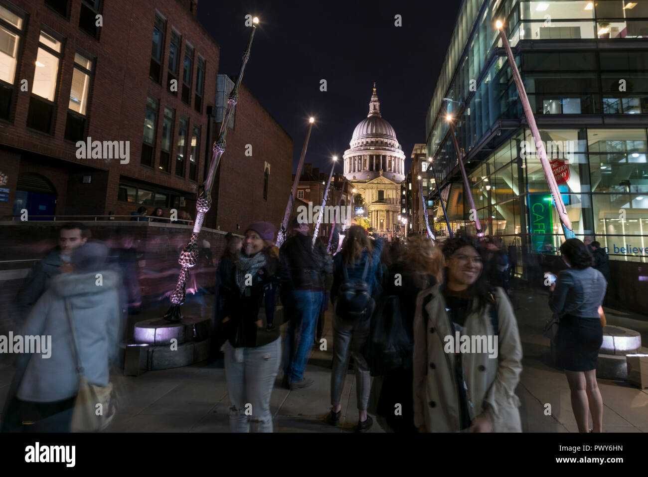 15 feet tall hi-res stock photography and images - Alamy