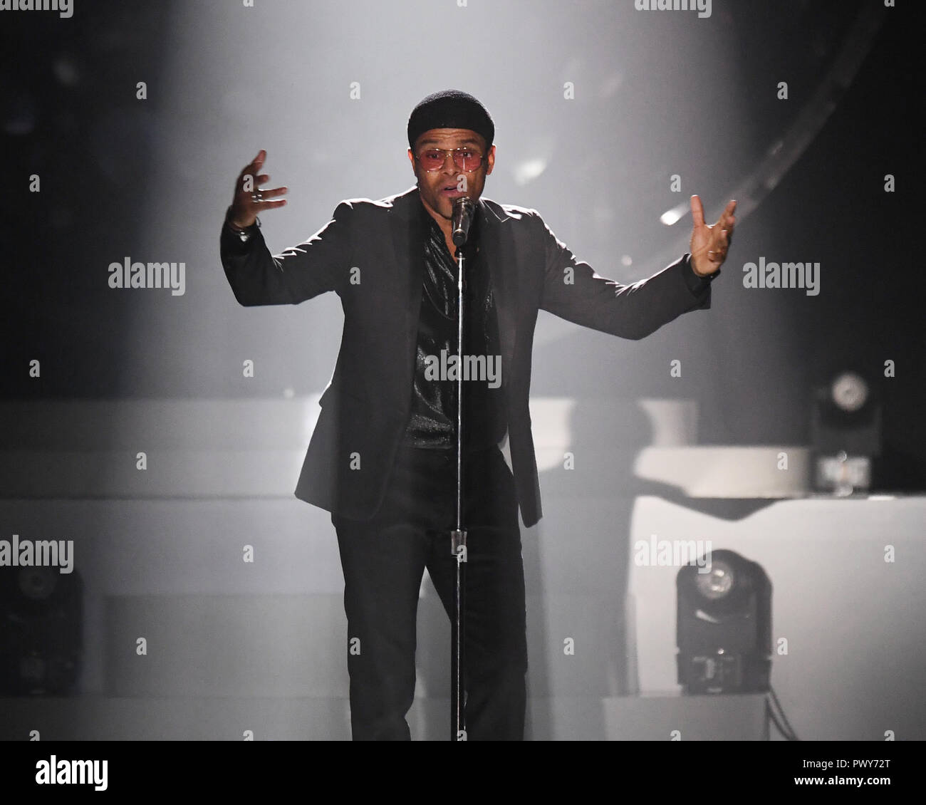 Hollywood FL, USA. 17th Oct, 2018. Maxwell performs at the Hard Rock ...