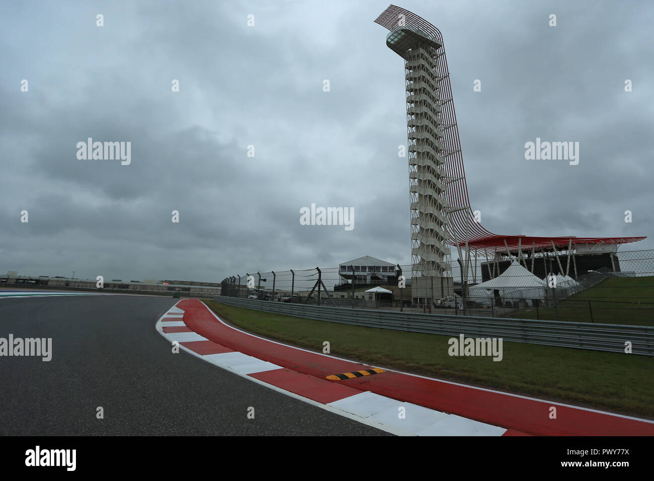 Action kerb f1 hi-res stock photography and images - Alamy