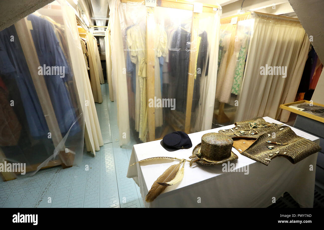 091018 costume collection hi-res stock photography and images - Alamy