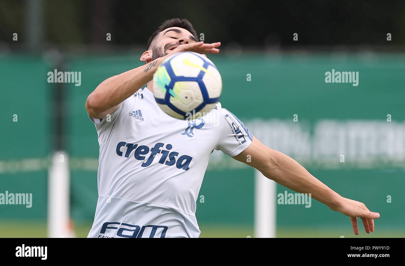 SÃO PAULO, SP - 18.10.2018: TREINO DO PALMEIRAS - The player Bruno Henrique, from SE Palmeiras ...