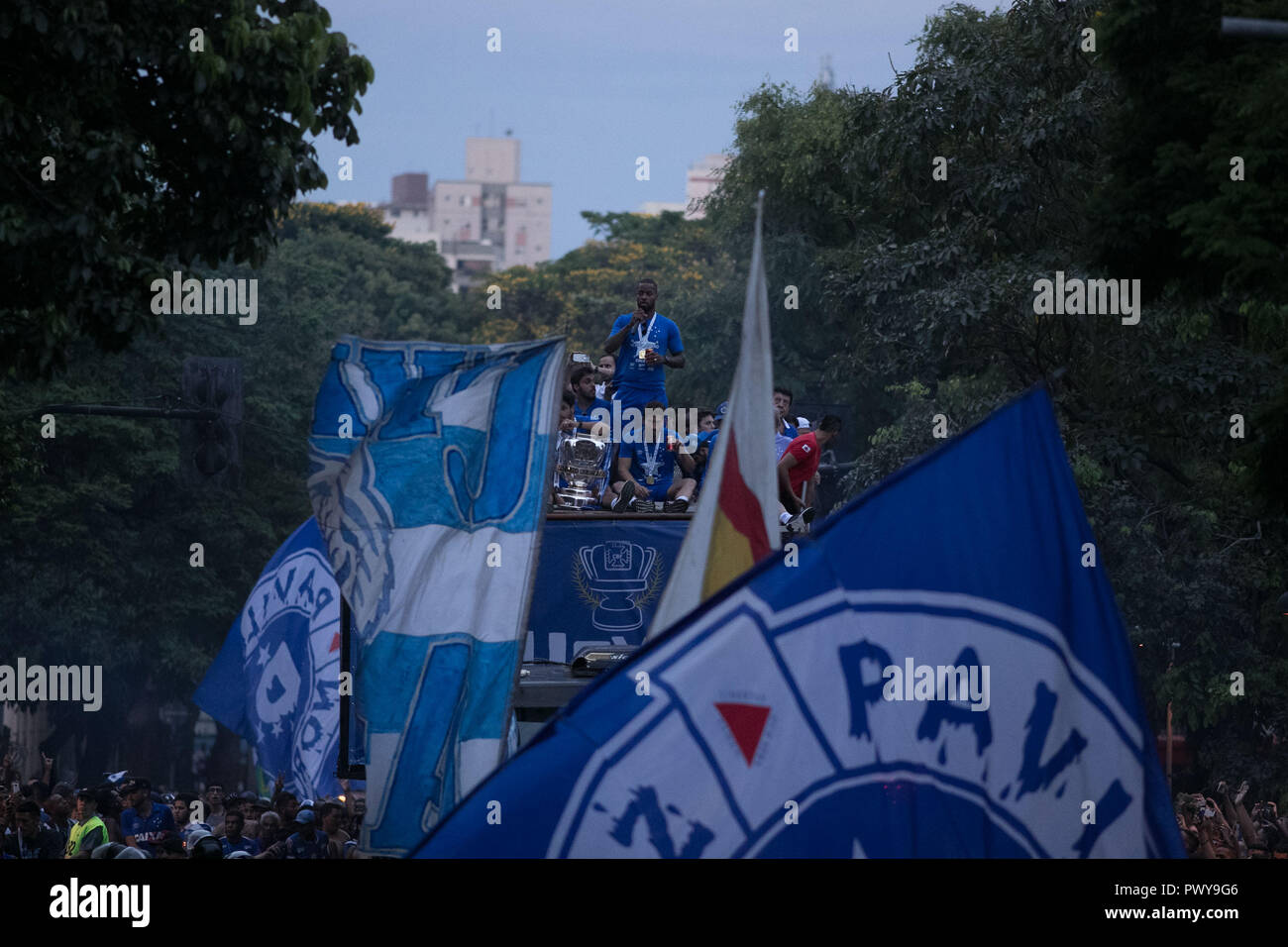 MG - Belo Horizonte - 10/18/2018 - Arrival Cruzeiro - Torcida receives ...