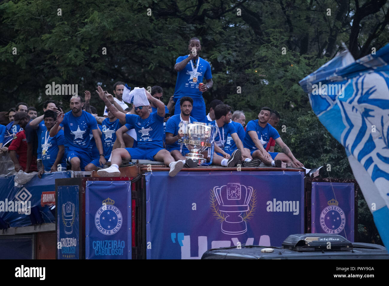 MG - Belo Horizonte - 10/18/2018 - Arrival Cruzeiro - Torcida receives ...