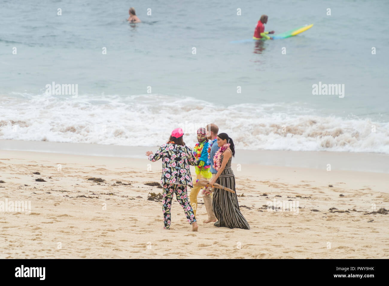Sydney, Australia. 19th Oct 2018. Duke and Duchess of Sussex meet surf ...