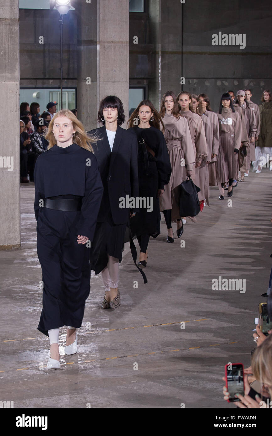 2018/10/18 Tokyo, Runway Show 'Hyke' from Designer Hideaki Yoshihara ...