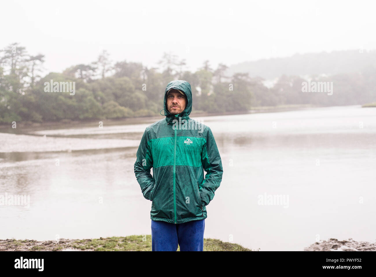 Myst lake man hi-res stock photography and images - Alamy