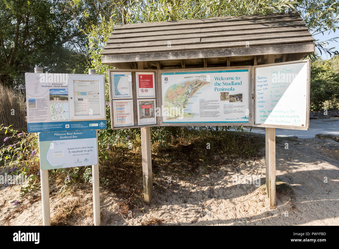 Welcome To Swanage Sign High Resolution Stock Photography and Images ...