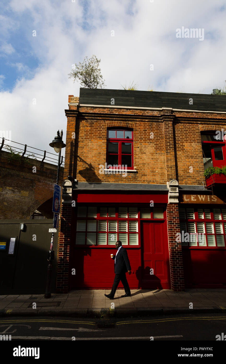 Building cladding wood hi-res stock photography and images - Alamy