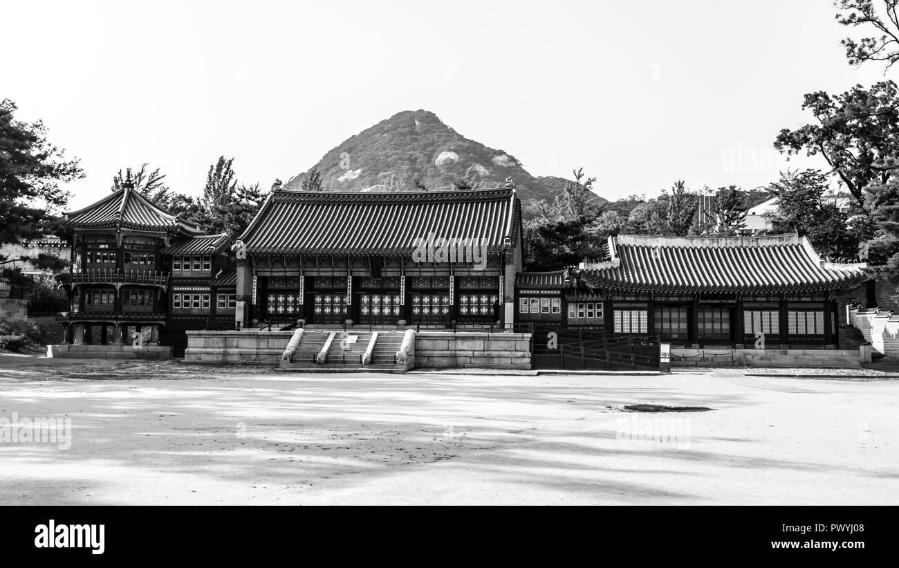 Seoul, South Korea - June 18, 2017 : Gyeongbokgung Palace, Seoul ...